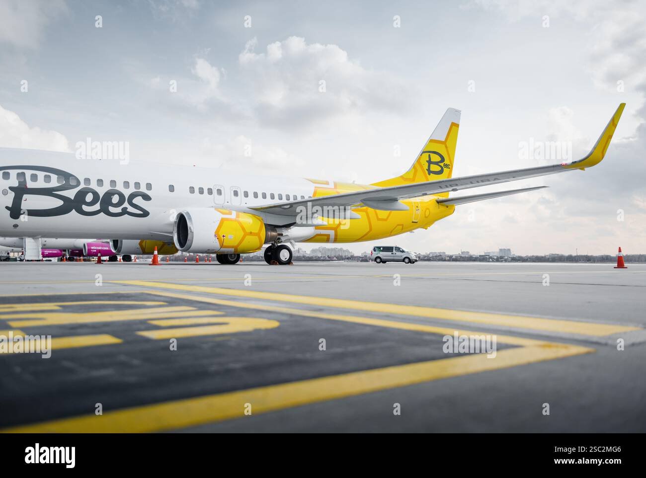 Low angle side view of Bees passenger Boeing 737 (UR-UBA) at the ...