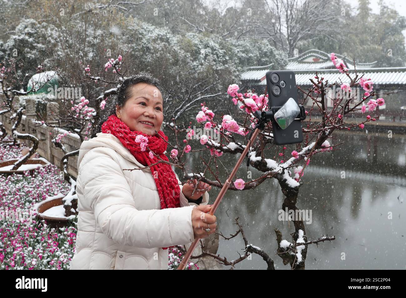 Snow scenery in Kunming City, southwest China's Yunnan Province, 27 ...