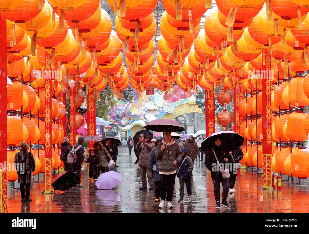 Snow scenery in Kunming City, southwest China's Yunnan Province, 27 ...