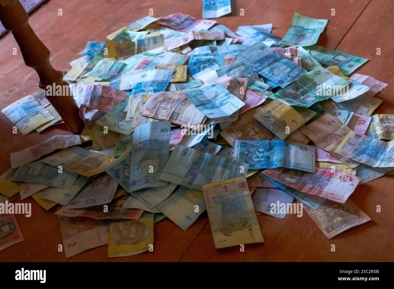 Banknotes floor hi-res stock photography and images - Alamy