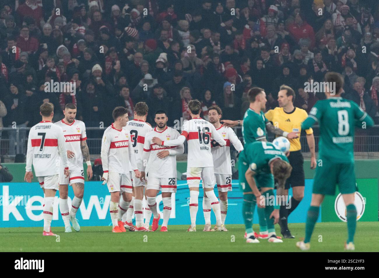 Stuttgart, Deutschland. 04th Feb, 2025. Tor zum 1:0 durch Deniz Undav (VfB Stuttgart #26) jubel ...