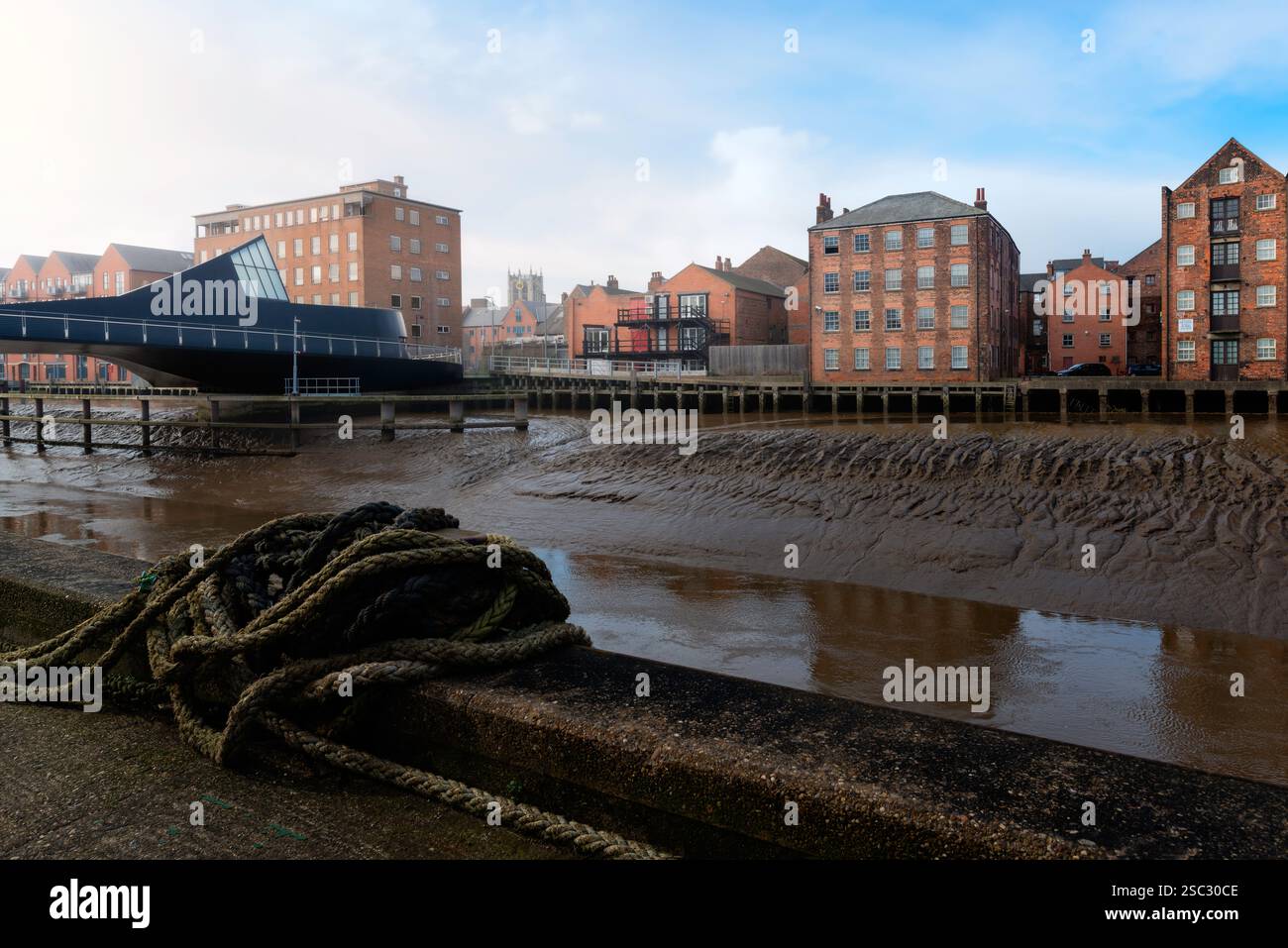 Hull, Yorkshire, UK. River Hull in autumn at low tide with view of ...