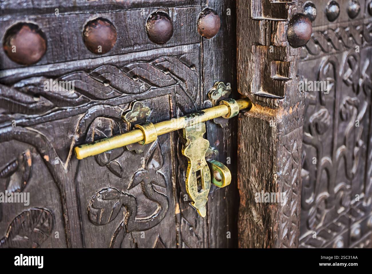 Old rusty dirty doorknob hi-res stock photography and images - Alamy