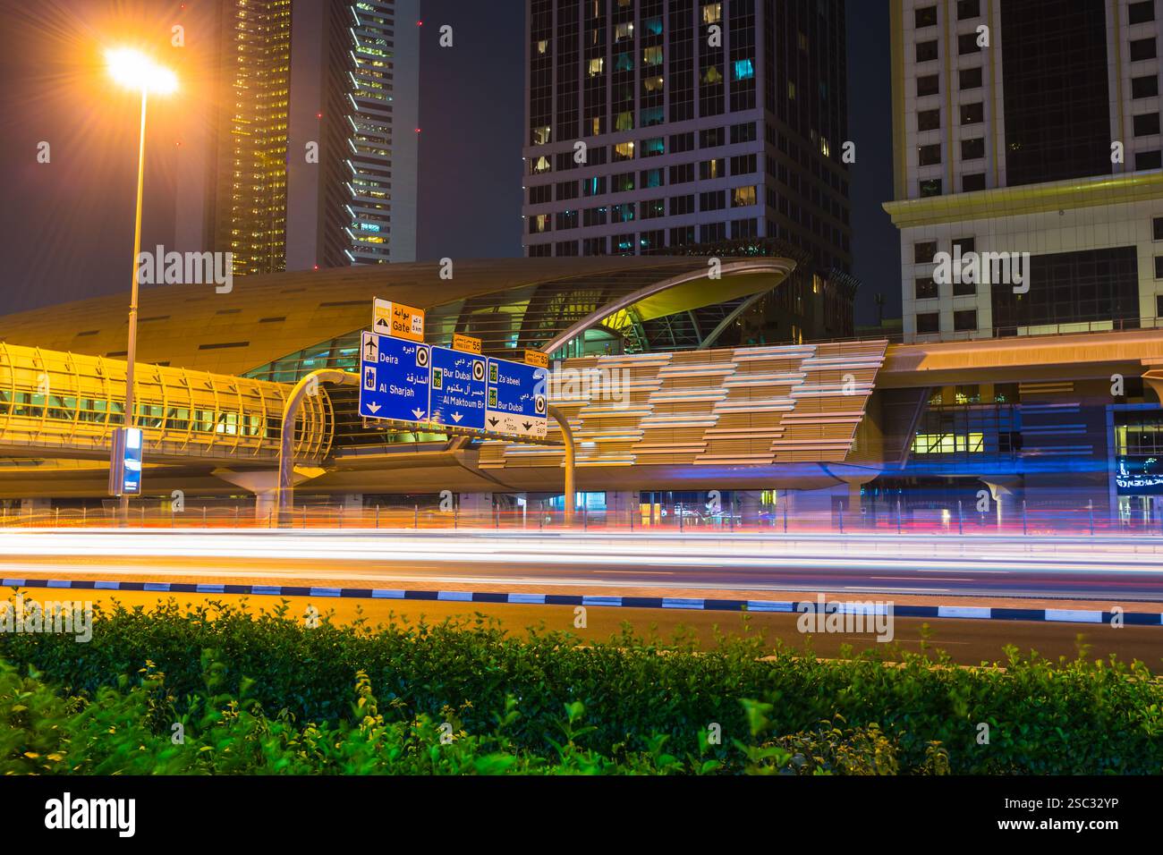 DUBAI, UAE - NOVEMBER 14: Dubai Metro as world's longest fully ...