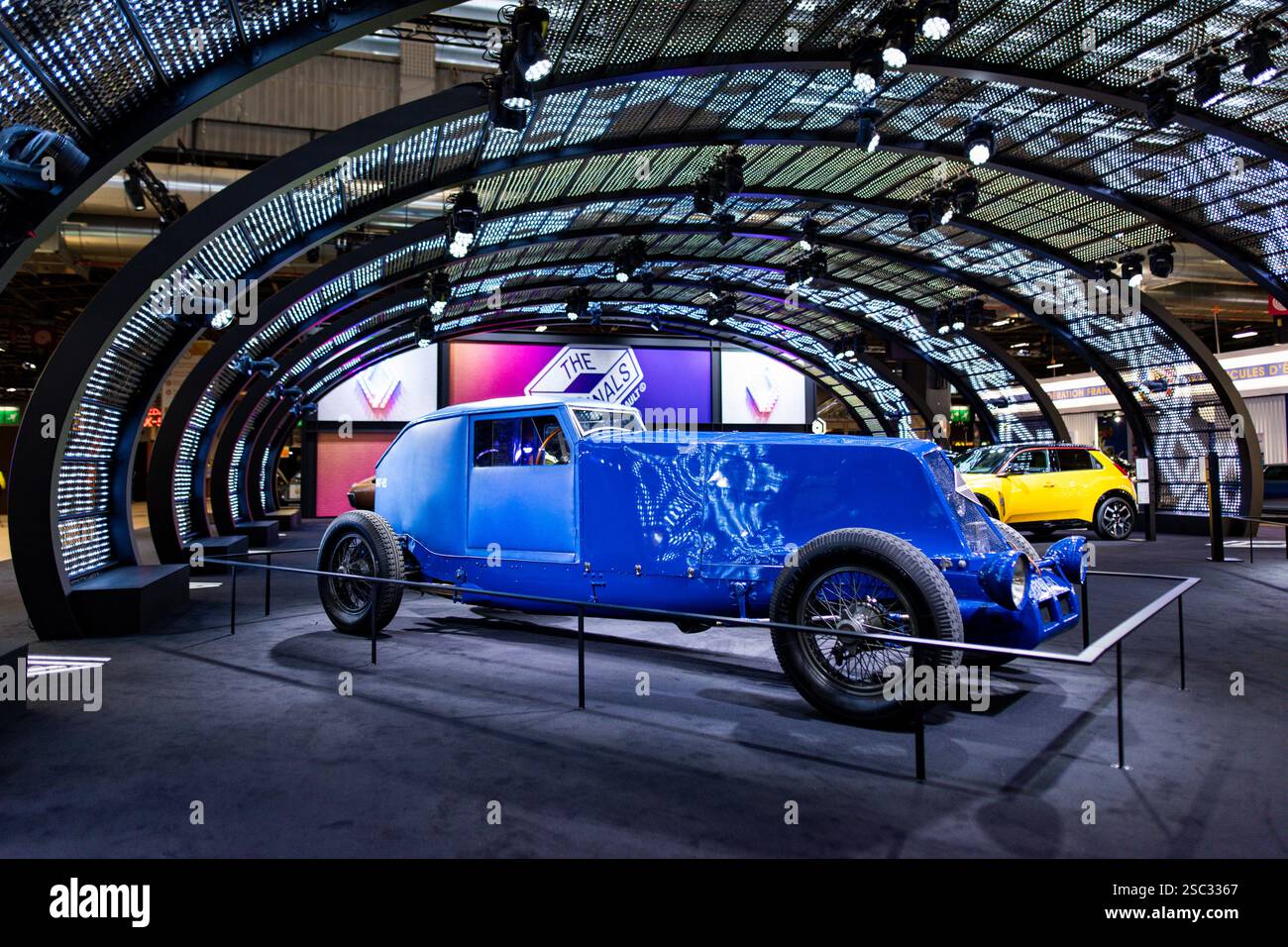 Paris, France. 05th Feb, 2025. Renault 40CV des Records during the ...