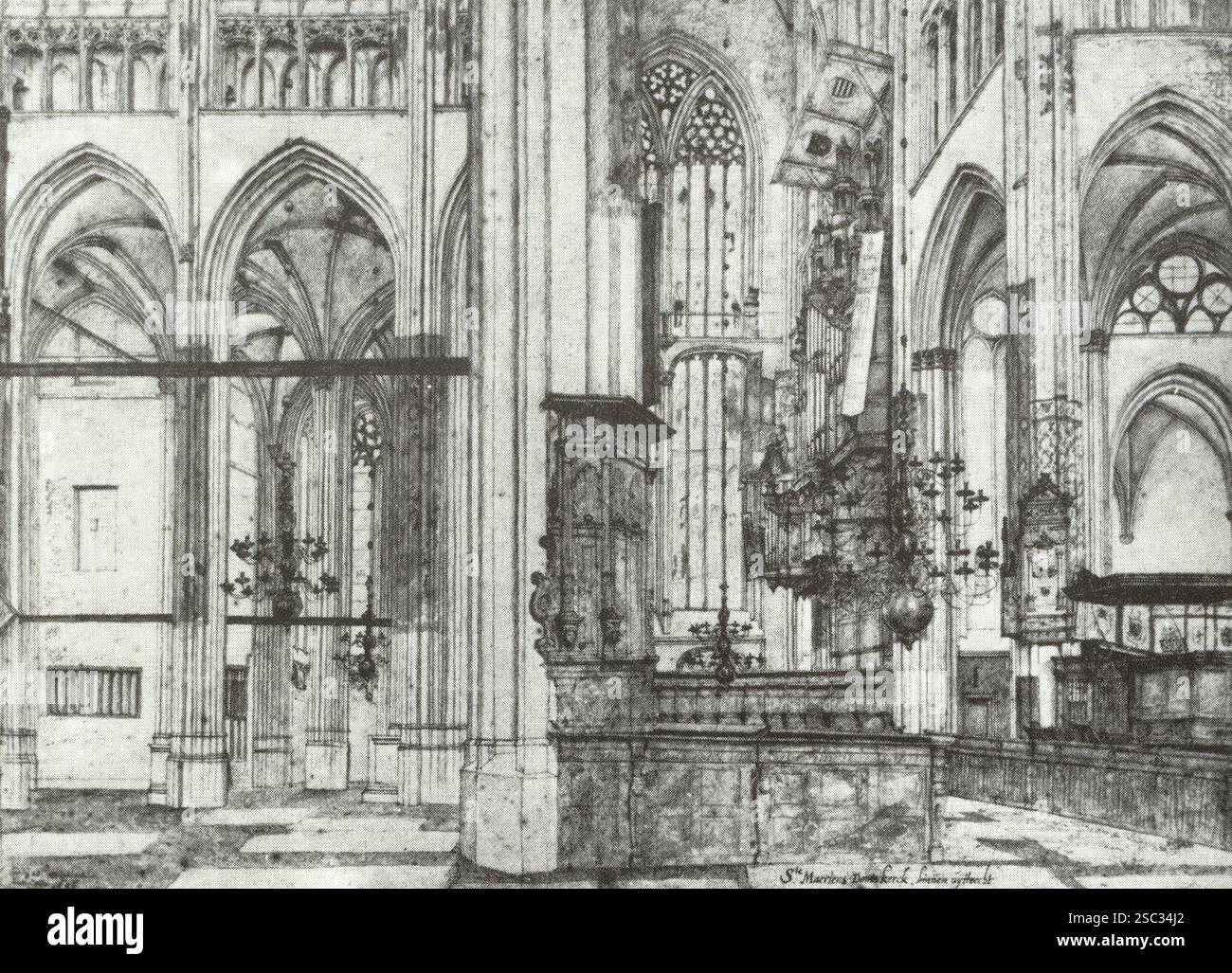 Interieur van de Domkerk schip en noordertranseptarm uit het zuiden ...