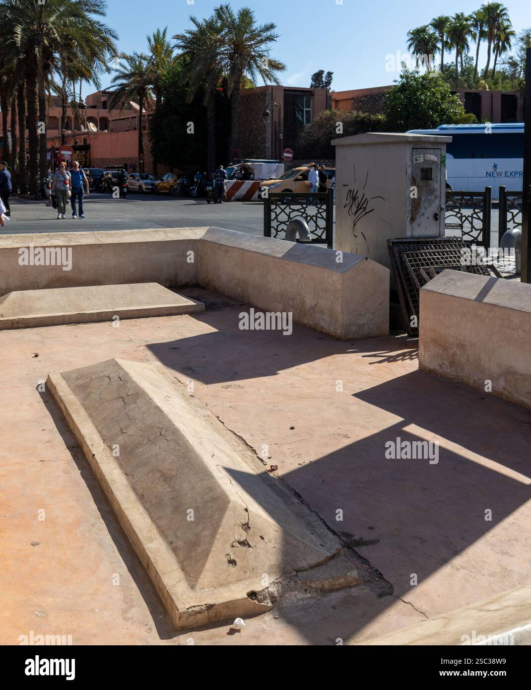 Tombe Shrine of Fatima Zahra Al Hamriya next to Kubba Fatima Zohra, The ...