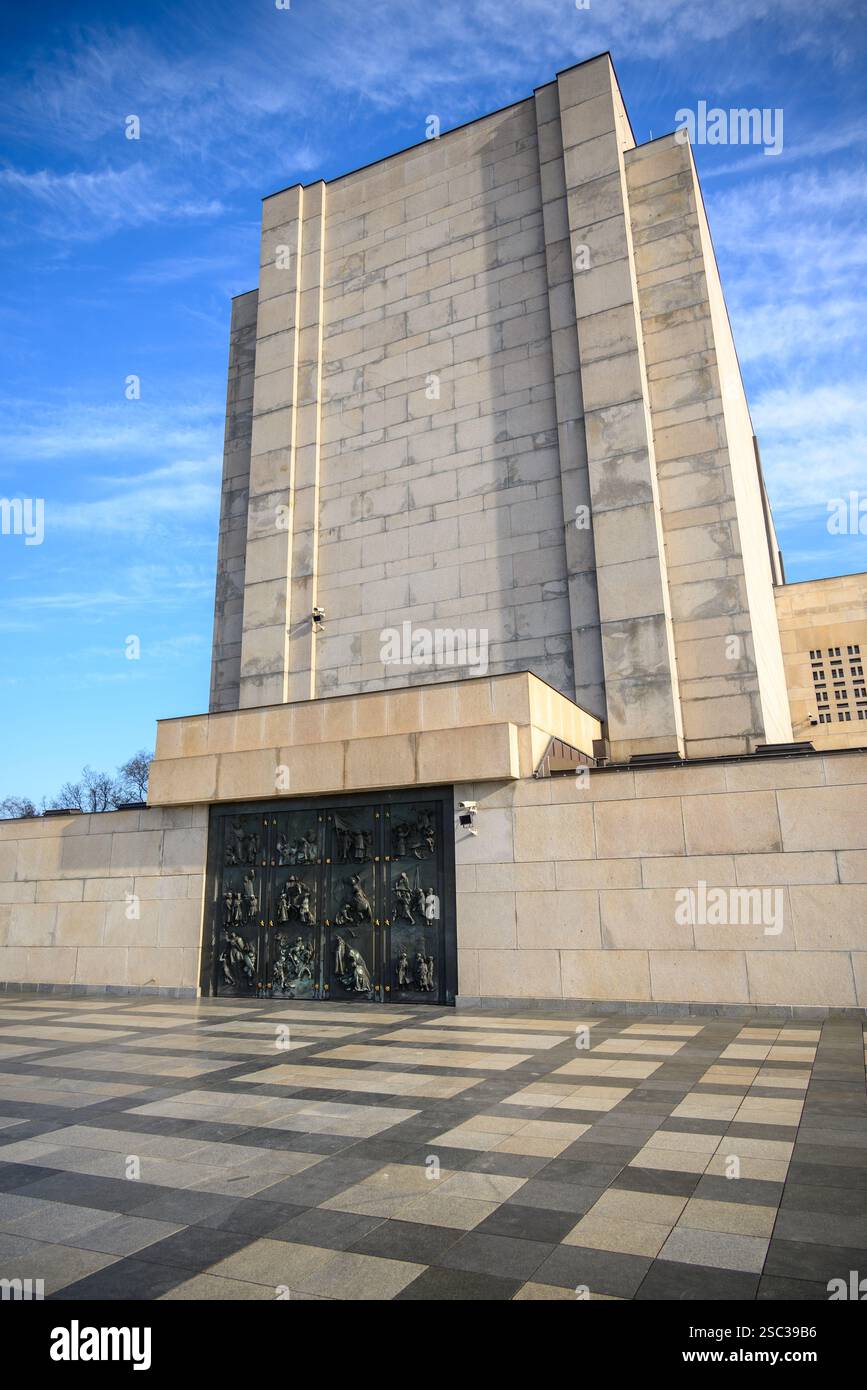 Detail of bronze doors at the National Monument at Vitkov hill in ...