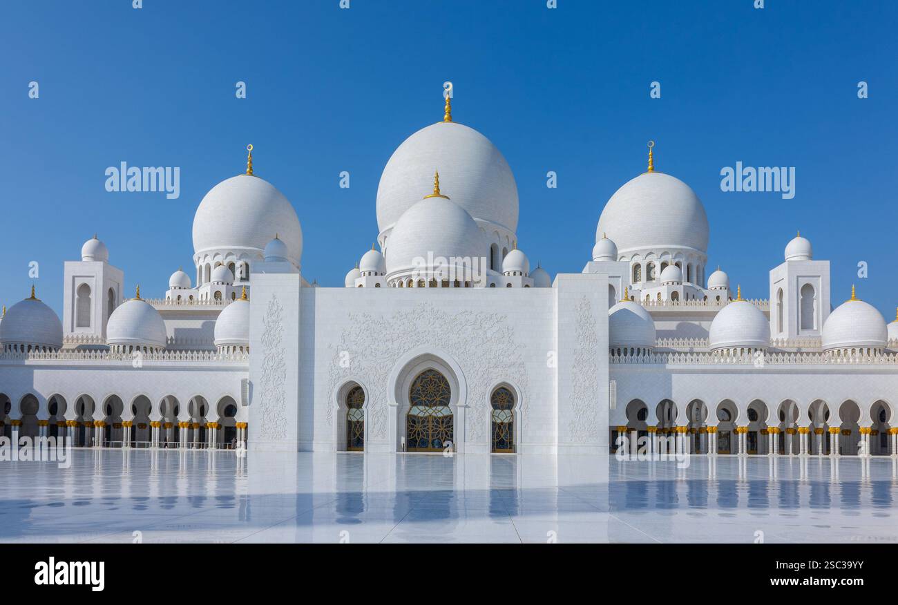 View of Sheikh Zayed Grand Mosque in Abu Dhabi made of white marble ...