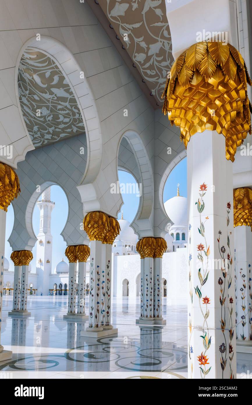 View of Sheikh Zayed Grand Mosque in Abu Dhabi made of white marble ...