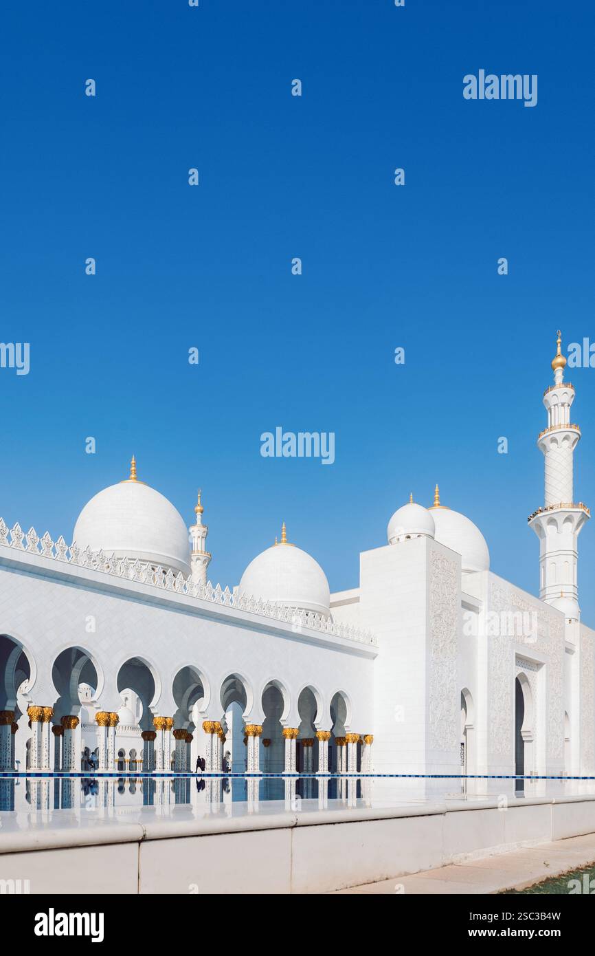 View of Sheikh Zayed Grand Mosque in Abu Dhabi made of white marble ...