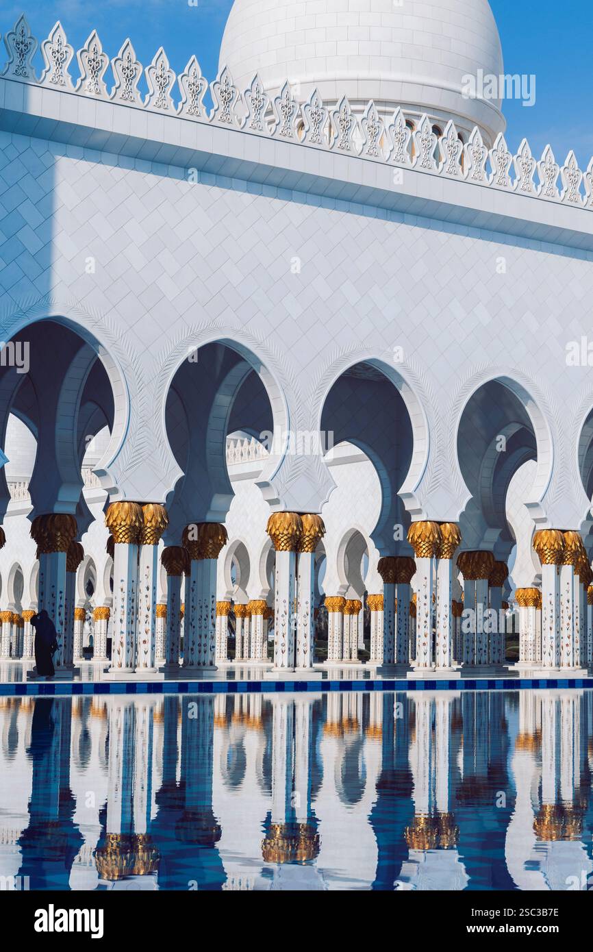 View of Sheikh Zayed Grand Mosque in Abu Dhabi made of white marble ...