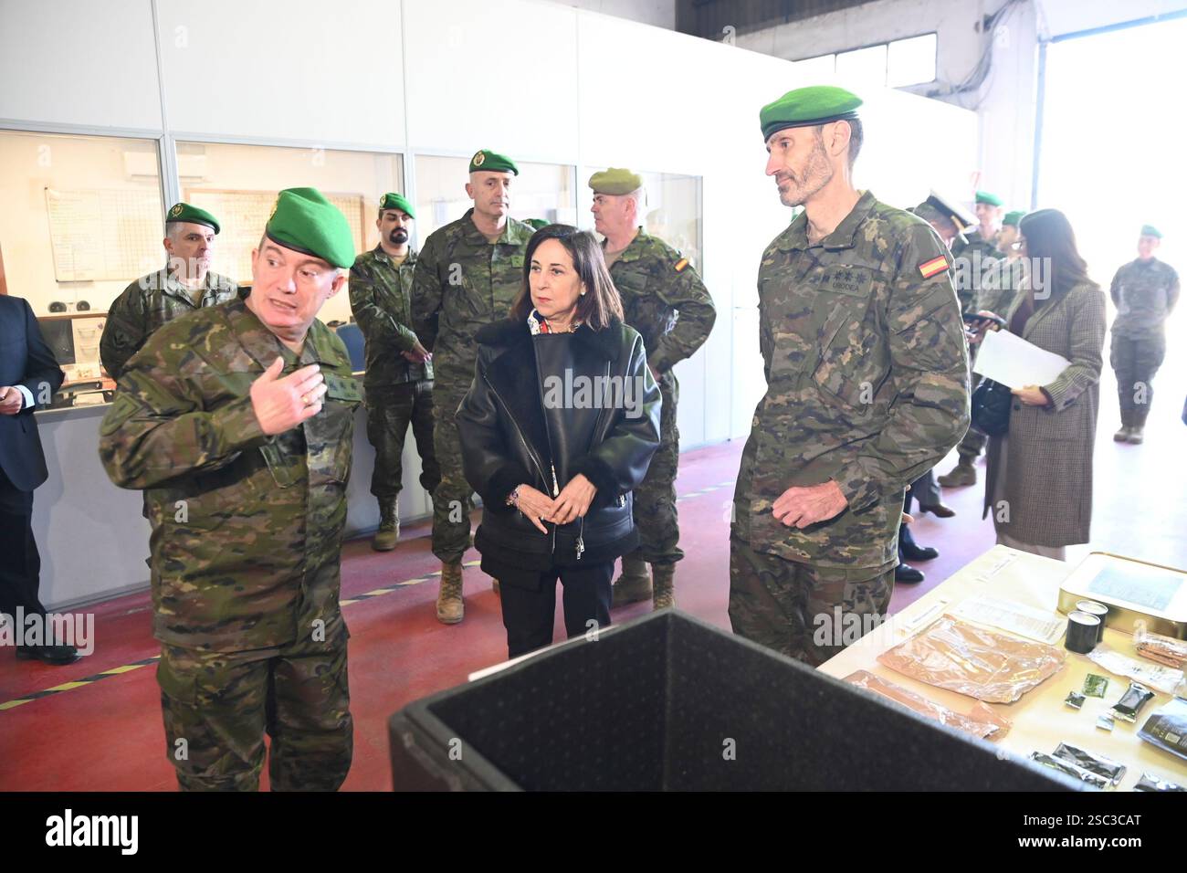 The Minister of Defense, Margarita Robles, visits the Agrupación de ...