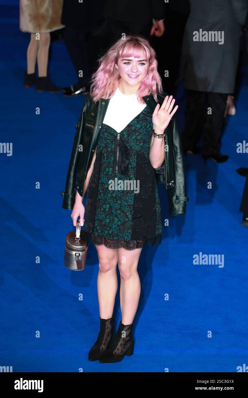 Maisie Williams arrives for the Premiere of Mary Poppins at the Royal ...