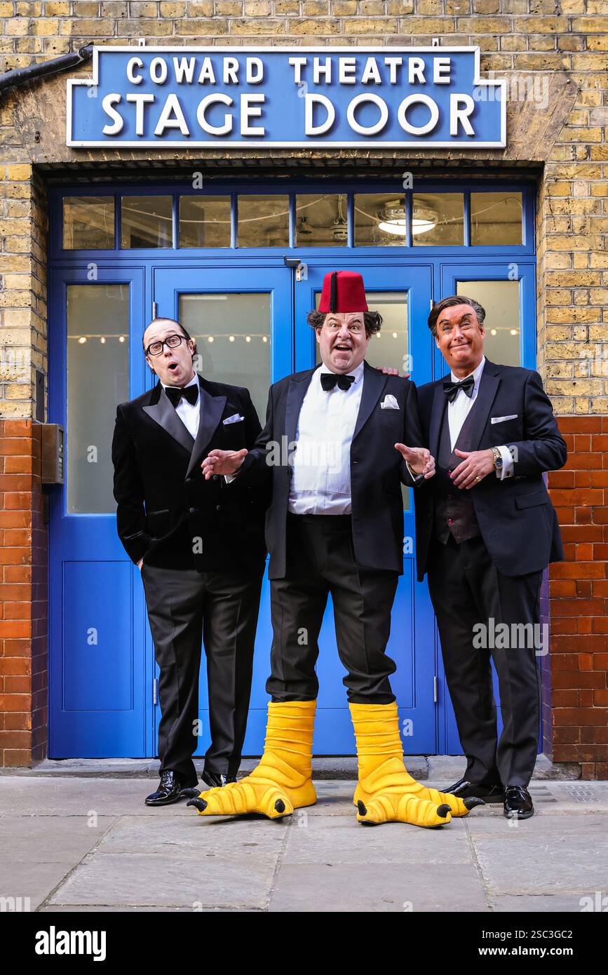 London, UK. 05th Feb, 2025. Cast members pose by the theatre's stage ...