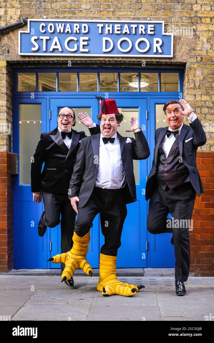 London, UK. 05th Feb, 2025. Cast members pose by the theatre's stage ...