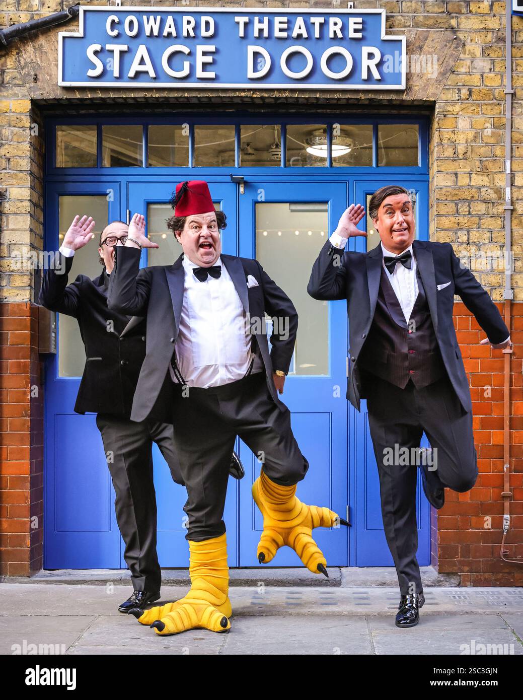 London, UK. 05th Feb, 2025. Cast members pose by the theatre's stage ...