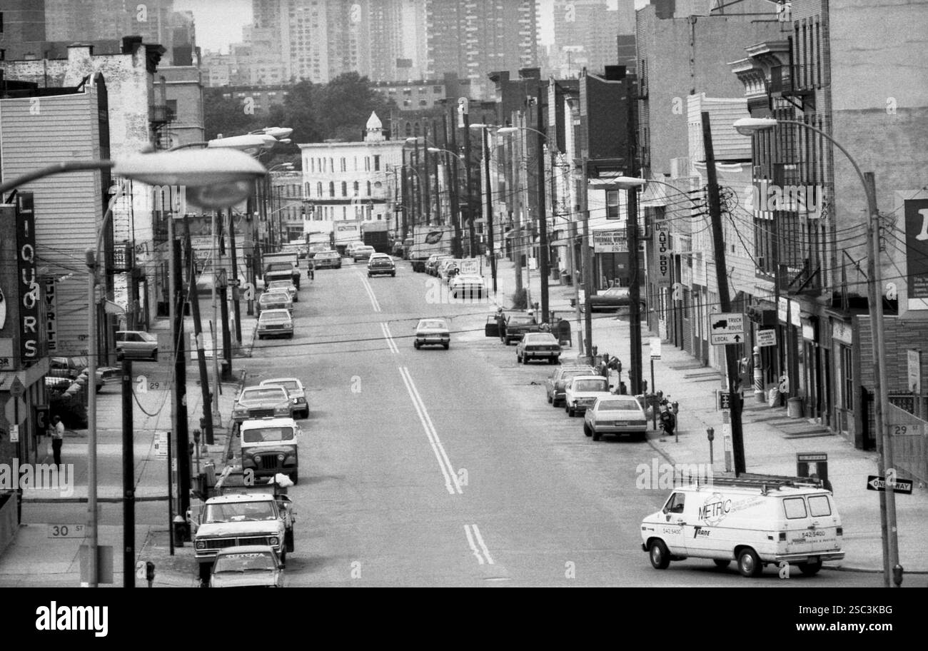 1990s urban neighborhood hi-res stock photography and images - Alamy