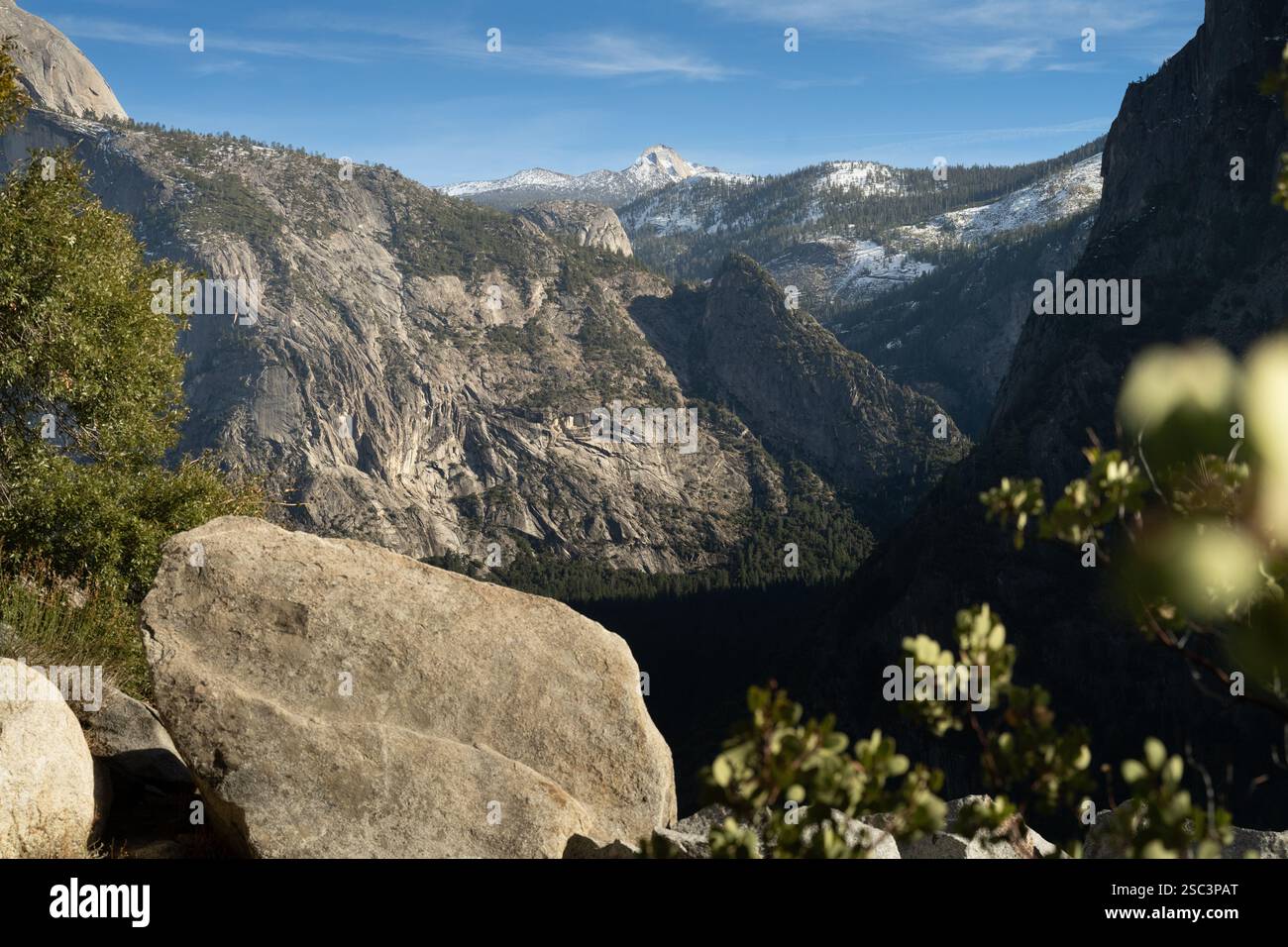 Half dome granite formations hi-res stock photography and images - Alamy