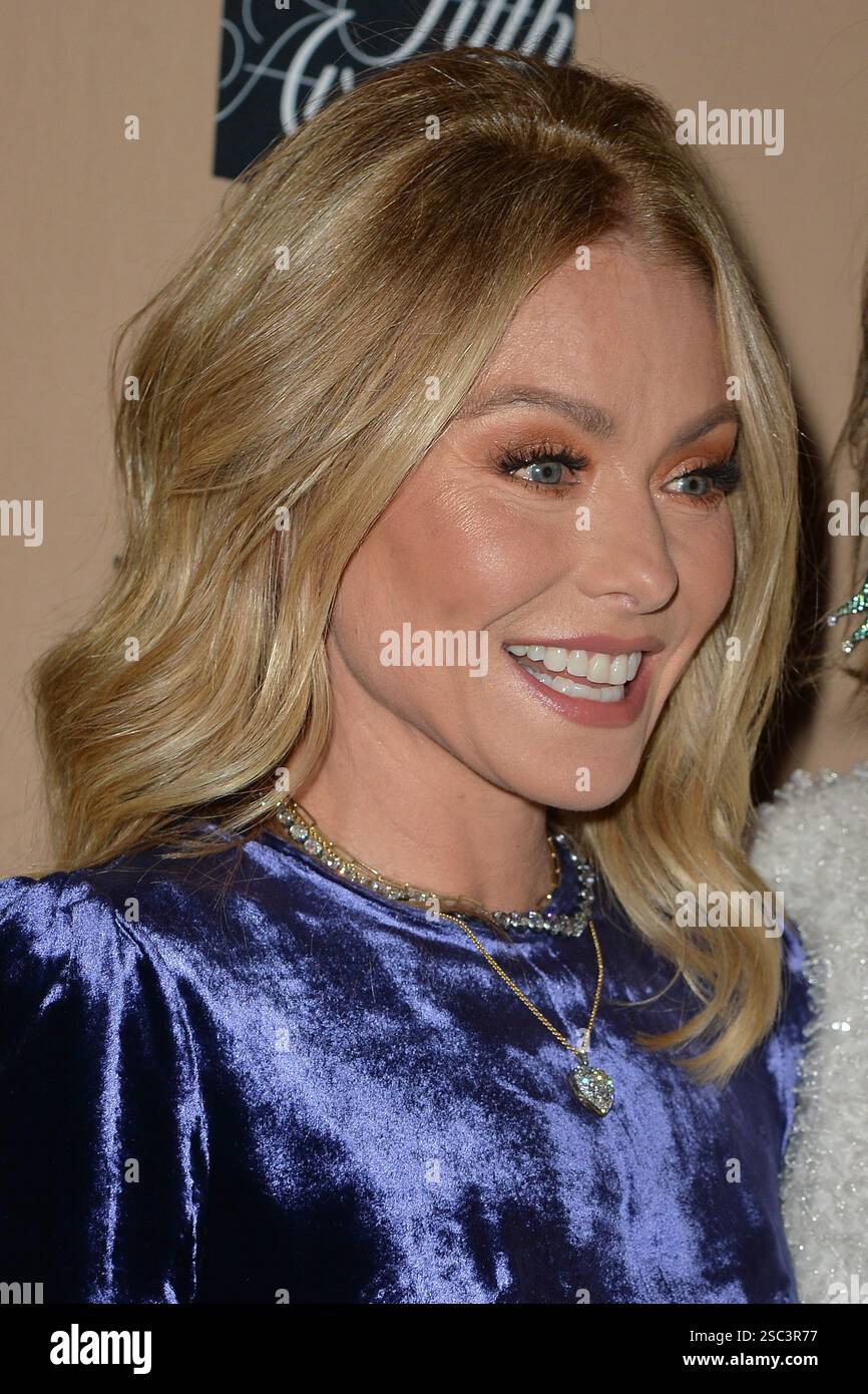 Kelly Ripa attending the Town and Country Jewelry Awards on January 24 ...