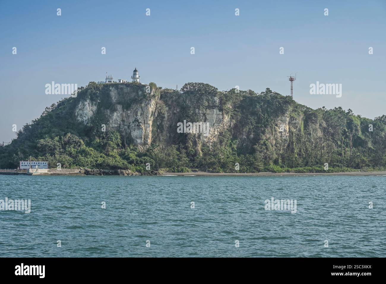 Cihou Berg mit Leuchtturm, Cijin Insel, Kaohsiung, Taiwan *** Cihou ...