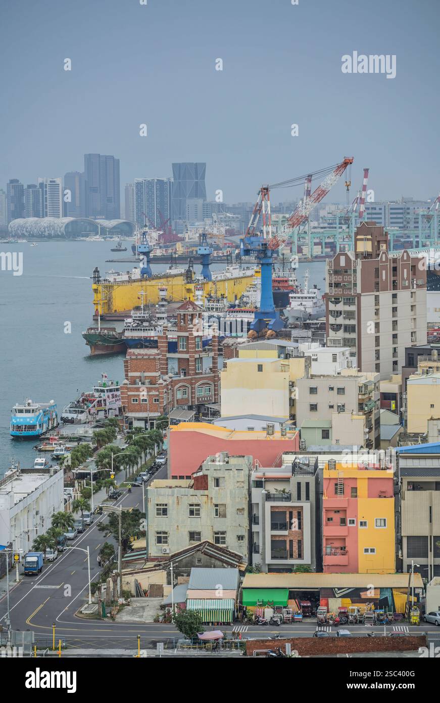 Hafengelände, Cijin Insel, Kaohsiung, Taiwan *** Harbor area, Cijin ...
