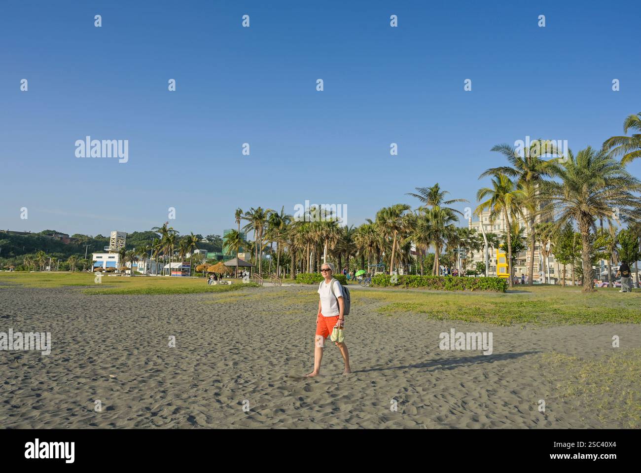 Sandstrand, Cijin Beach, Cijin Insel, Kaohsiung, Taiwan *** Sandy beach ...