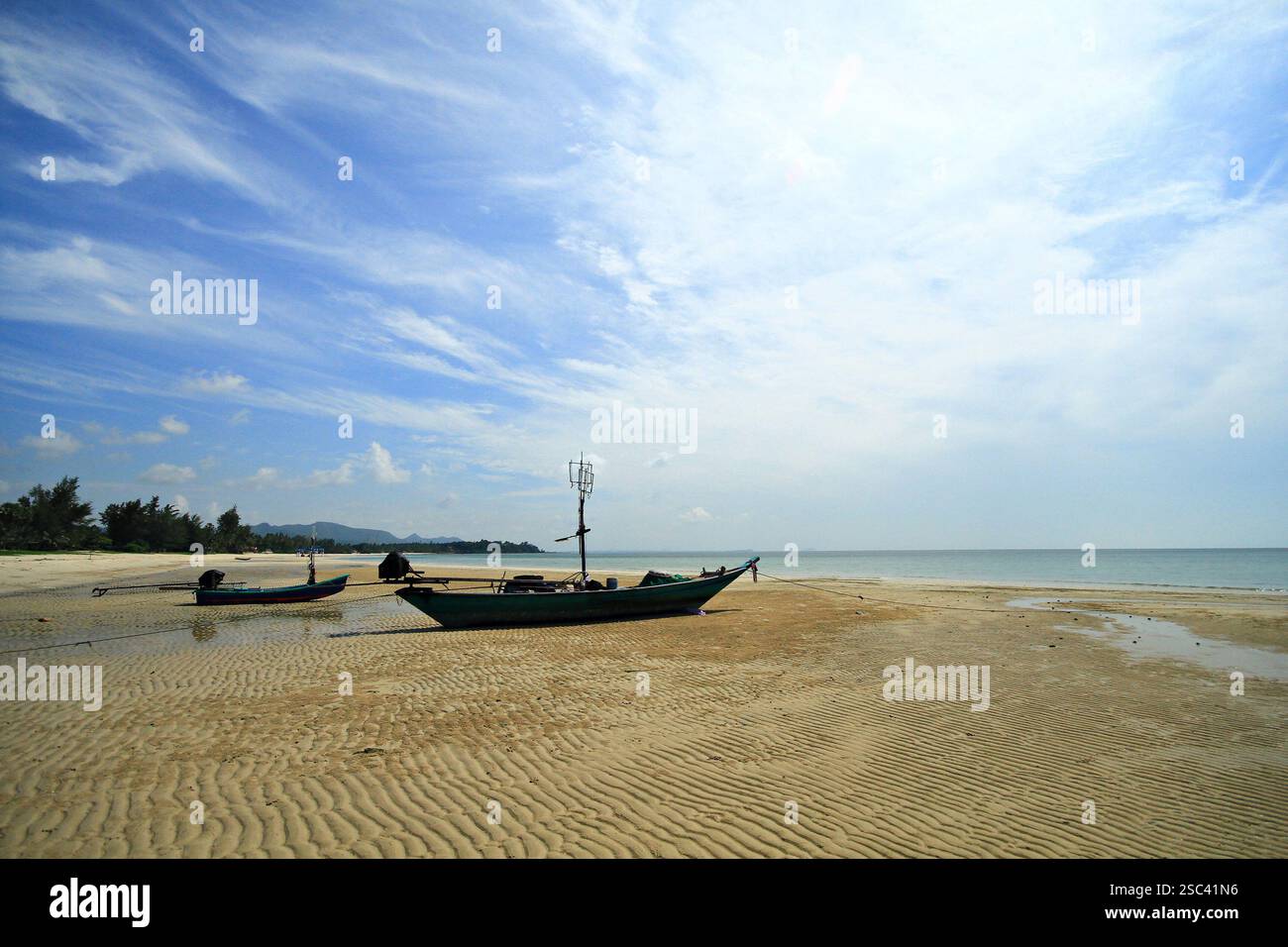 Tropical beach Ao Bo Mao Beach (Bo Mao Beach) in Chum Kho, Pathio ...