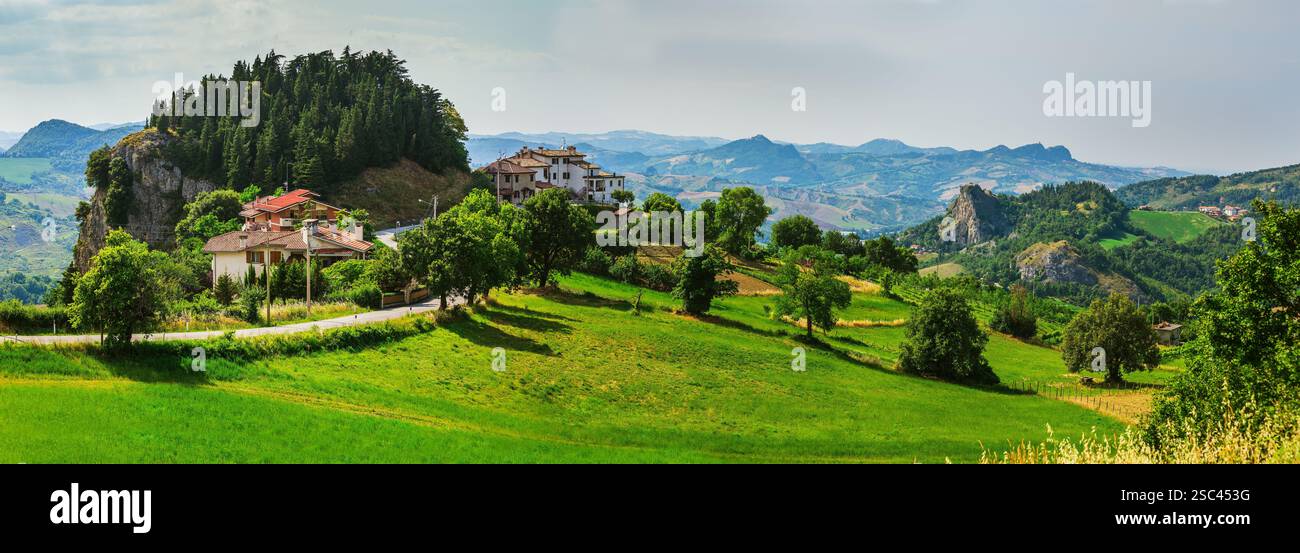 Tuscan farmhouse in italy hi-res stock photography and images - Alamy