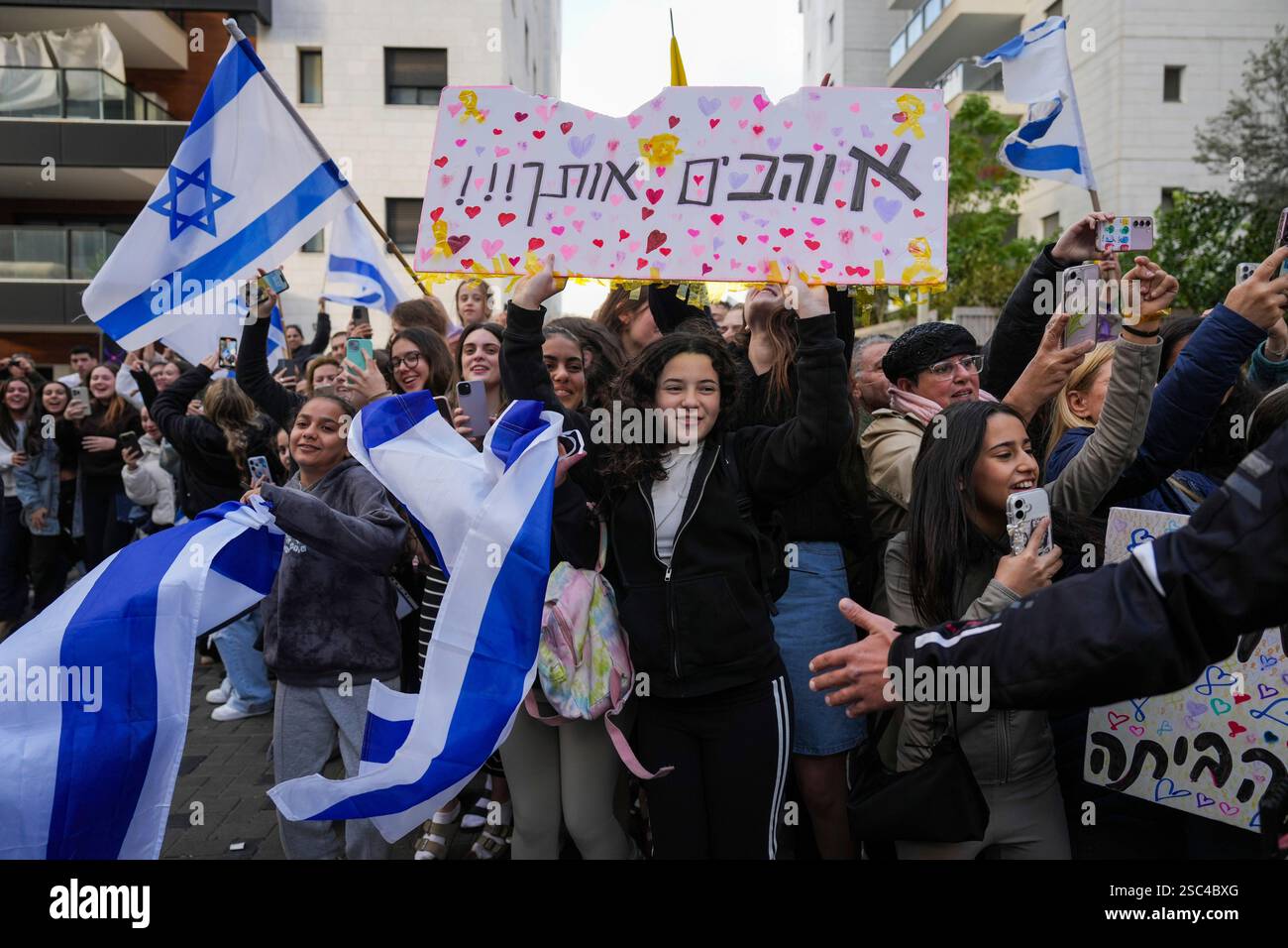Friends and relatives welcome former Israeli hostage Daniella Gilboa ...