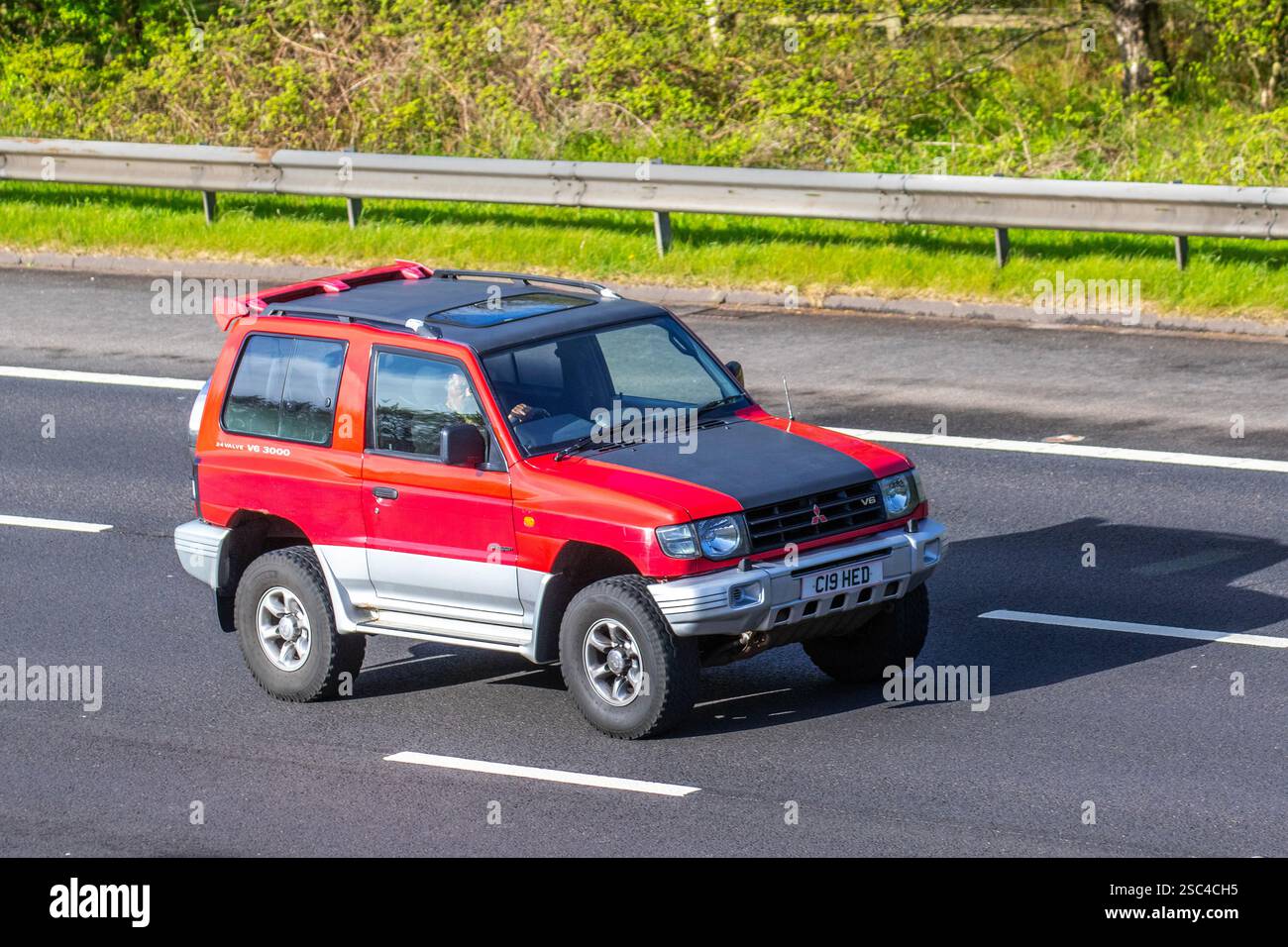 Mitsubishi shogun di d gls swb hi-res stock photography and images - Alamy