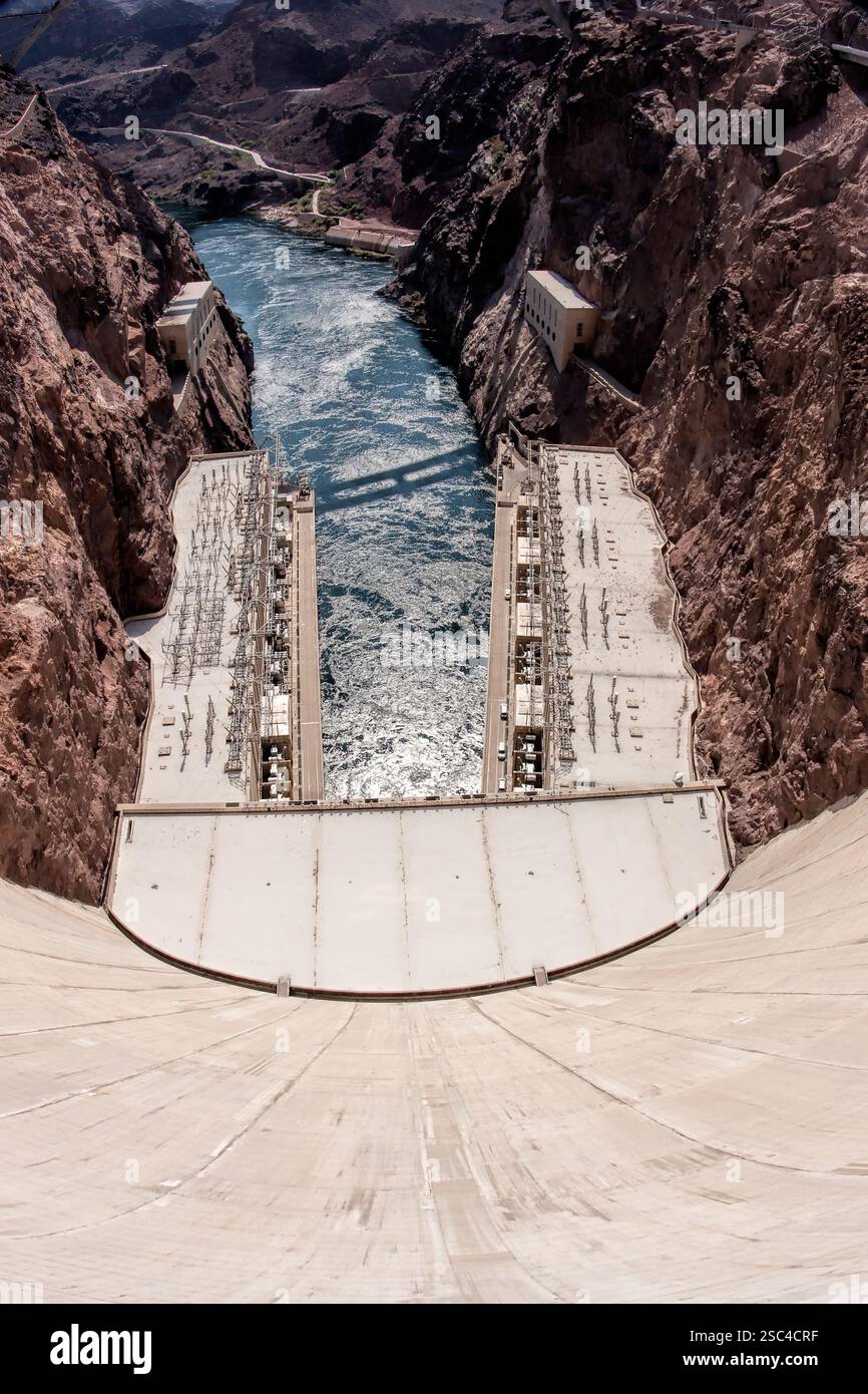 Parked cars on dam hi-res stock photography and images - Alamy