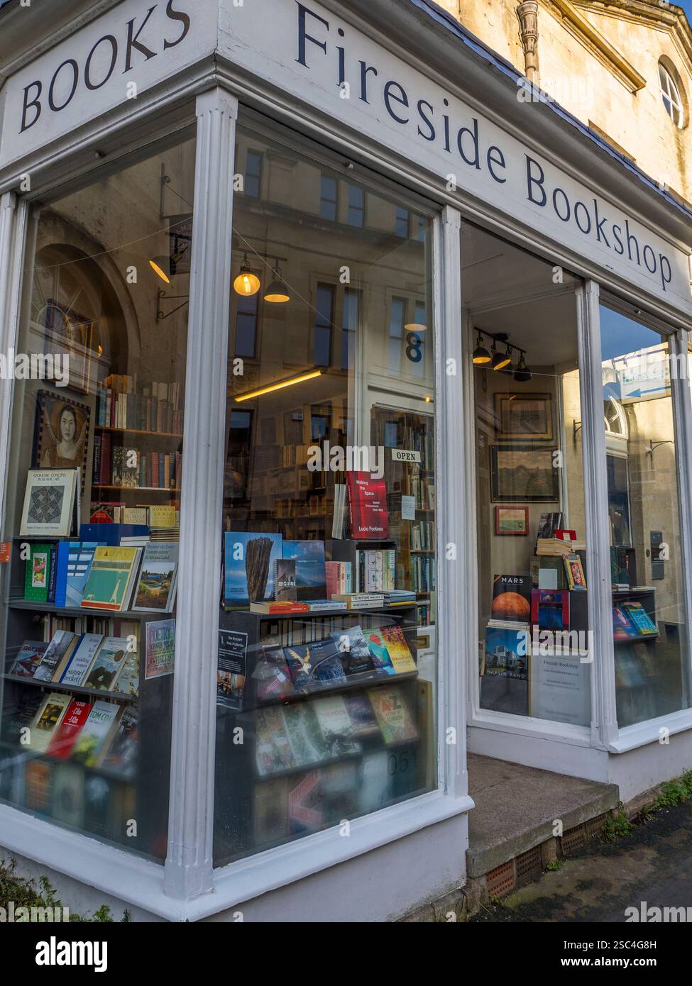 Fireside bookshop stroud hi-res stock photography and images - Alamy