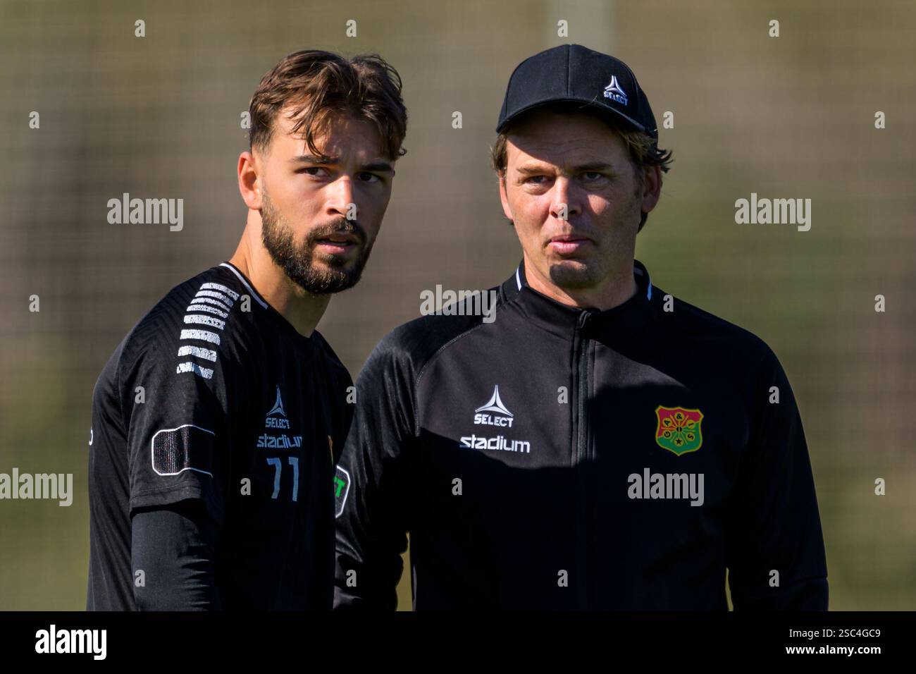 Albir, Spanien. 05th Feb, 2025. 250205 GAIS Edvin Becirovic och tränare Fredrik Holmberg under ...