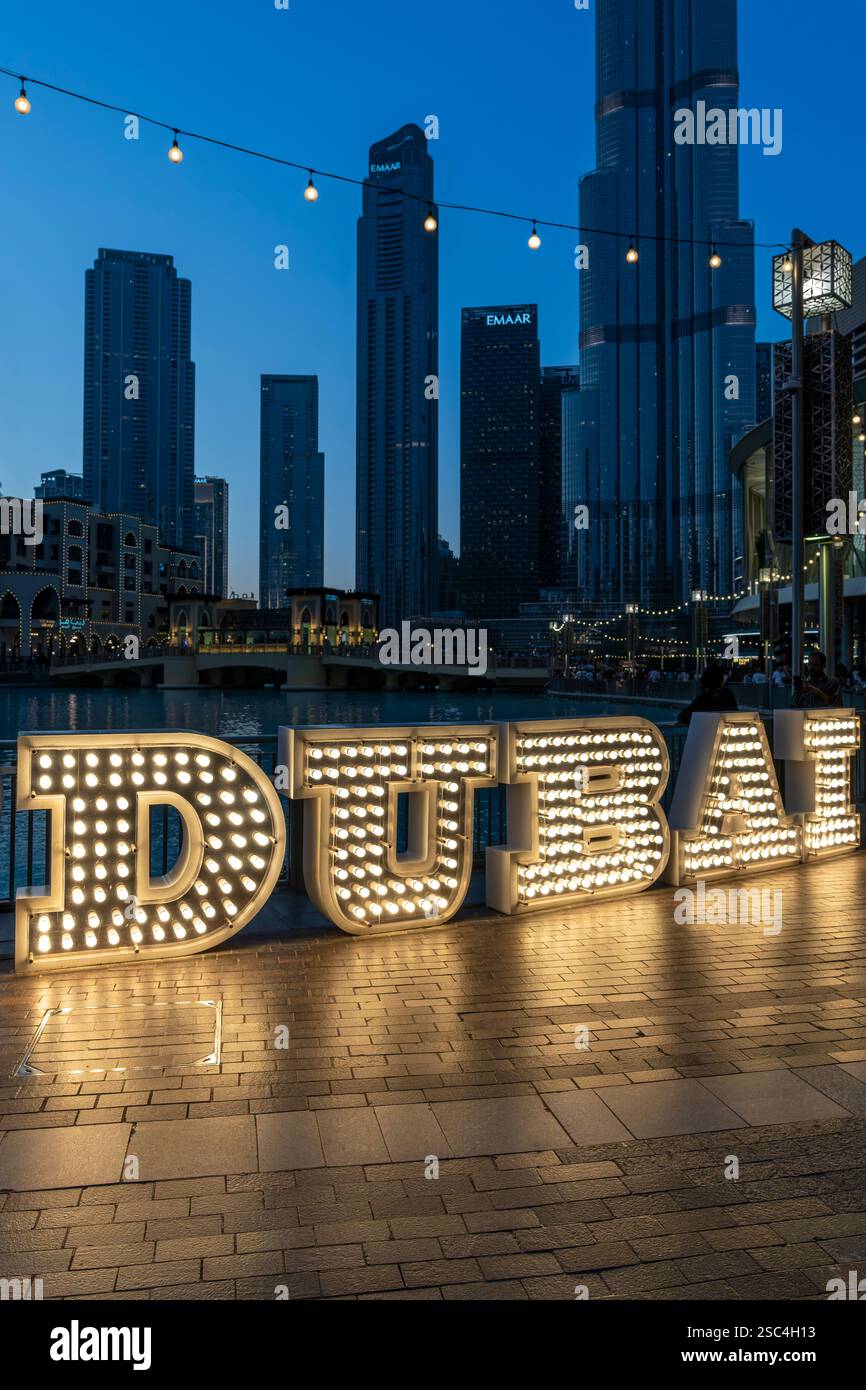 Dubai sign lit up hi-res stock photography and images - Alamy