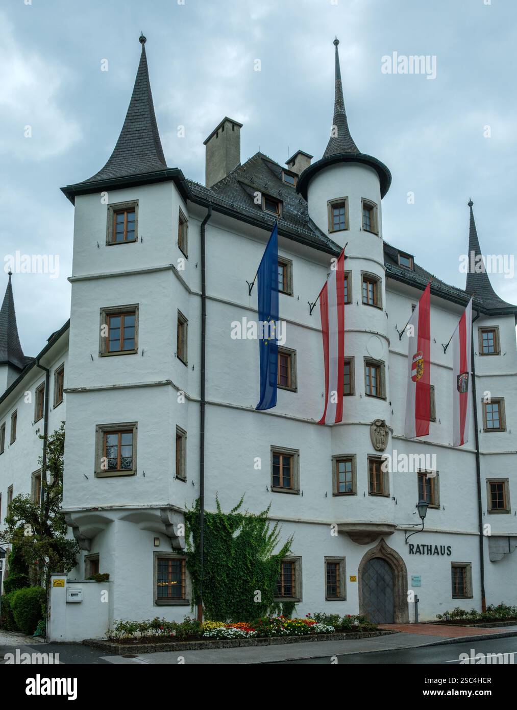 Schloss rosenberg town hall hi-res stock photography and images - Alamy