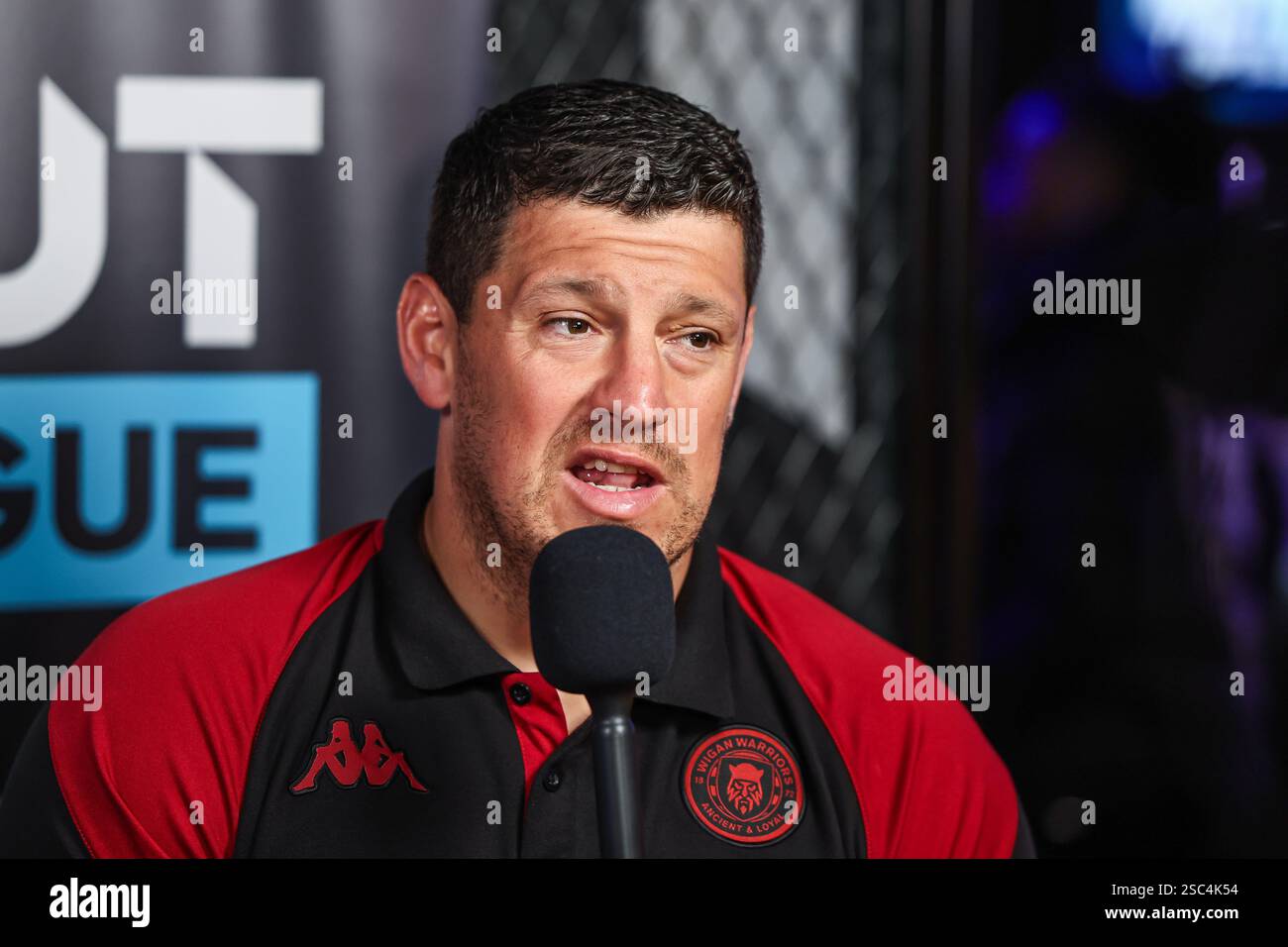 Matt Peet Head Coach of Wigan Warriors being interviewed during the ...