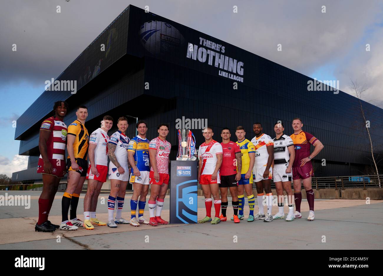 Players from the Betfred Super League teams during the 2025 Betfred ...