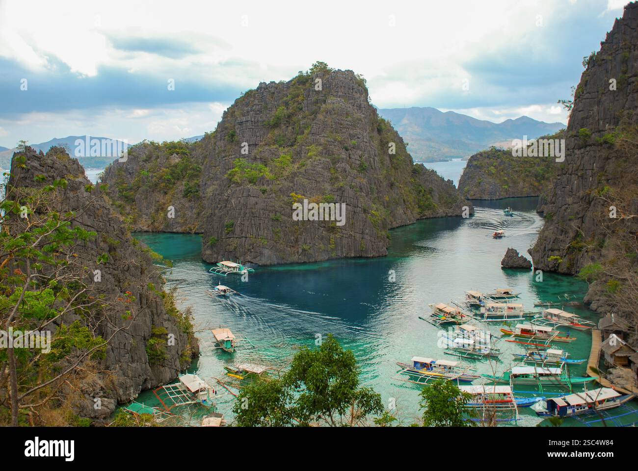 Beautiful bay( Kayangan Lake) in philippines - Philippines, Coron ...