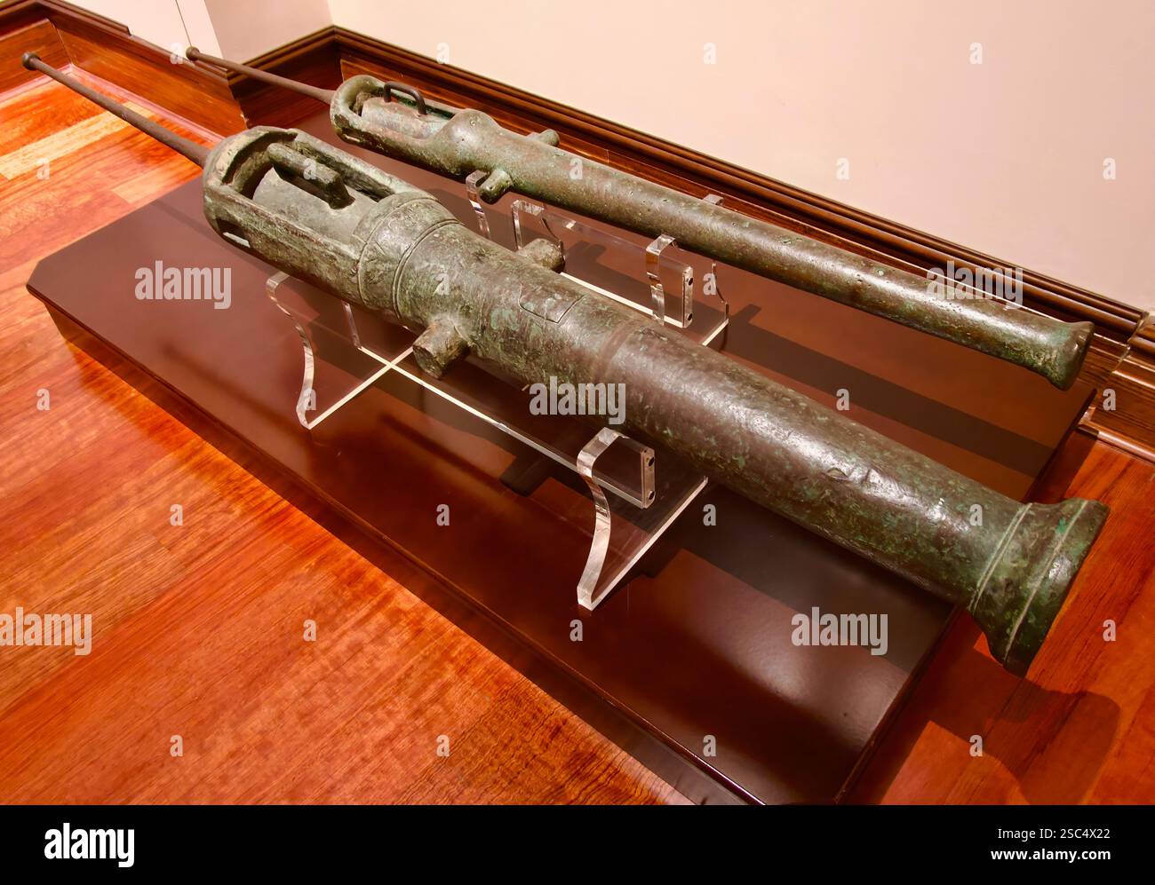 Breech loading hi-res stock photography and images - Alamy