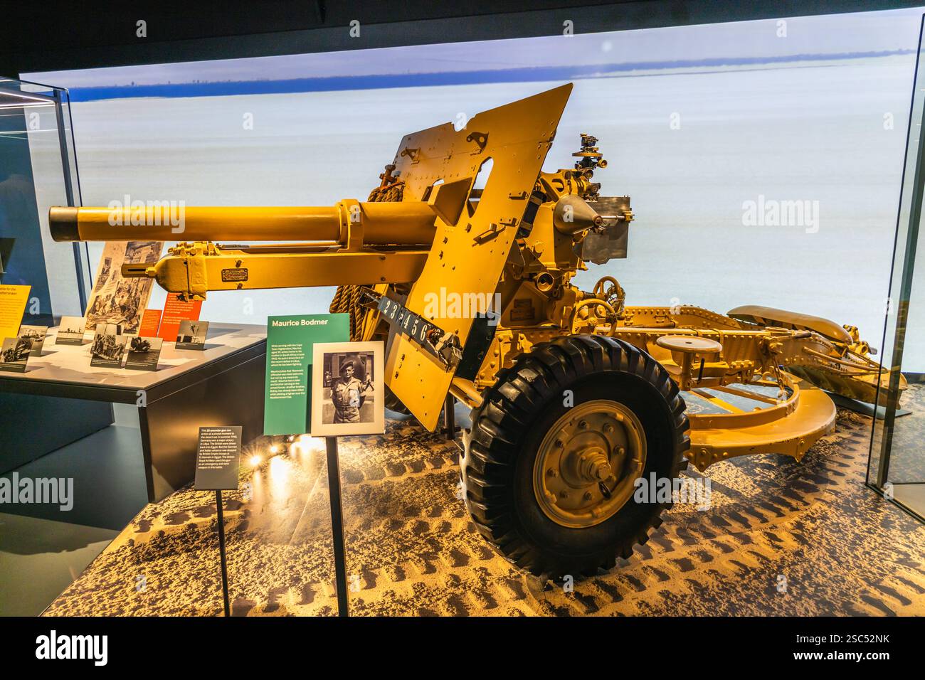 WWII Africa Campaign 25 Pounder Gun at the Imperial War Museum. London ...