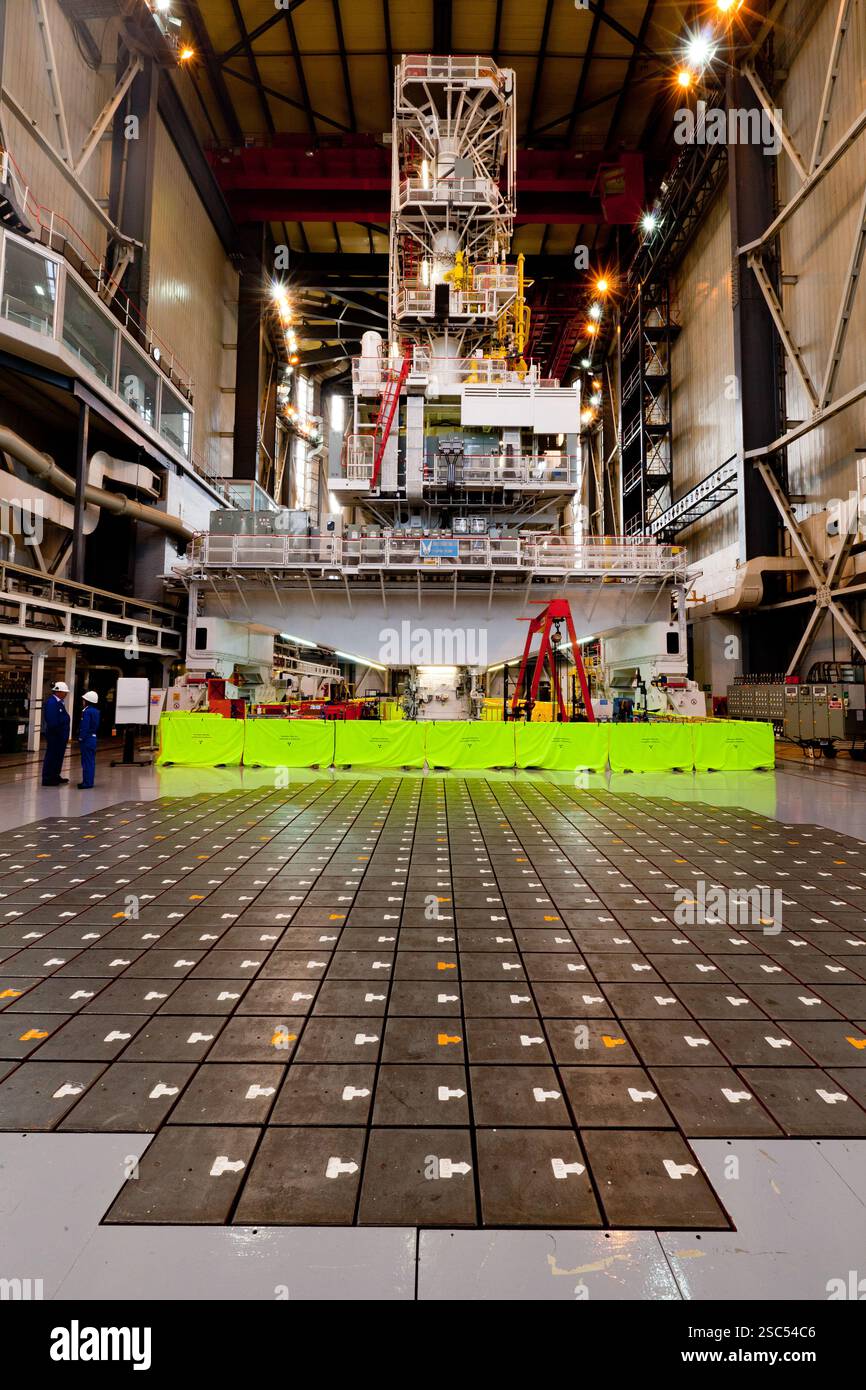 Fuelling machine in the Pile Cap hall at Dungeness B nuclear power ...