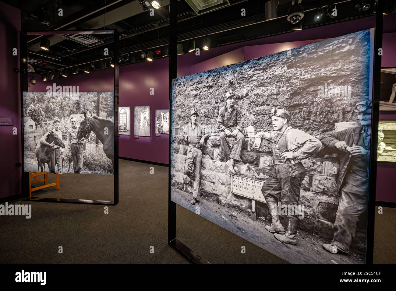 Obrien gallery national archives hi-res stock photography and images ...