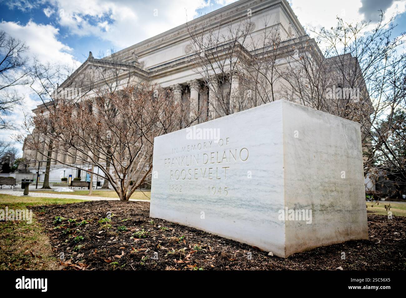 Roosevelt modest monument hi-res stock photography and images - Alamy