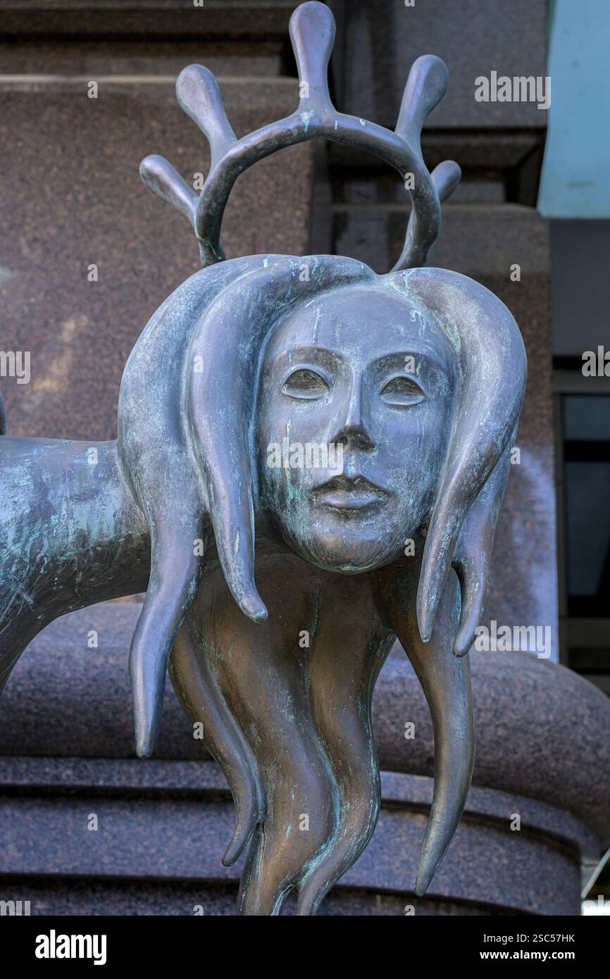 Snail Queen, Salvador Dali Stock Photo - Alamy