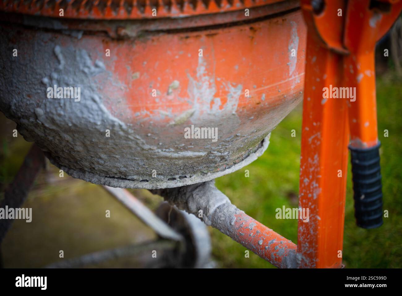 Process mixing concrete in mixer hi-res stock photography and images ...