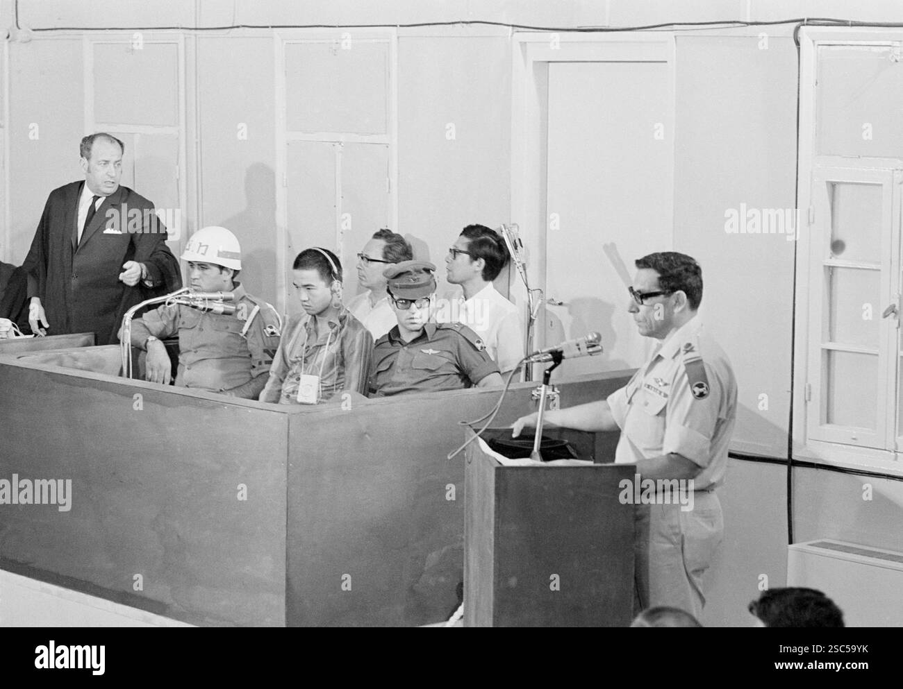 Defense attorney Max Kritzman, left, cross examines Maj. Gen. Rehavam ...