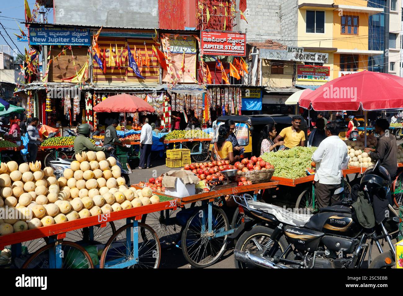 Fruit vendors and shops at Devaraja Market in Mysuru (Mysore ...