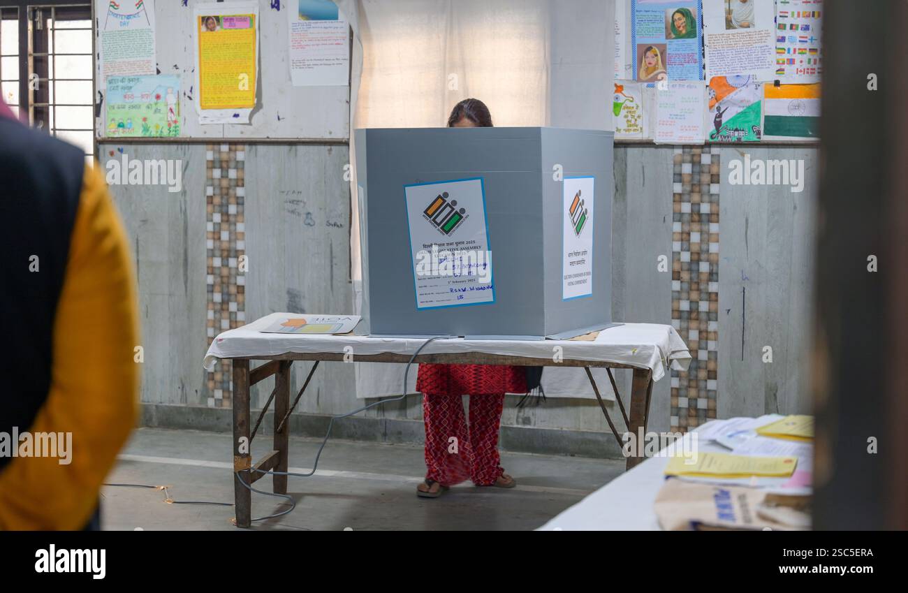 New Delhi, India. 05th Feb, 2025. NEW DELHI, INDIA - FEBRUARY 5: Voters ...