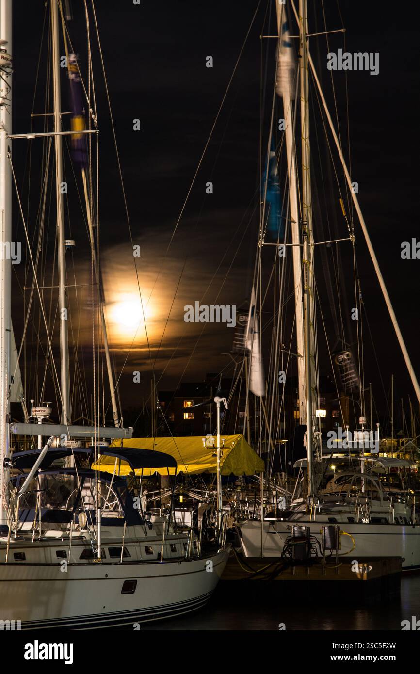 Yacht moored in bay night hi-res stock photography and images - Alamy